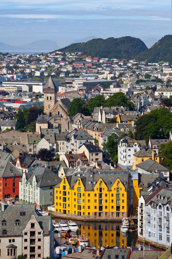 Alesund, Norwegen stockbild. Bild von architektur, gebäude - 20889973