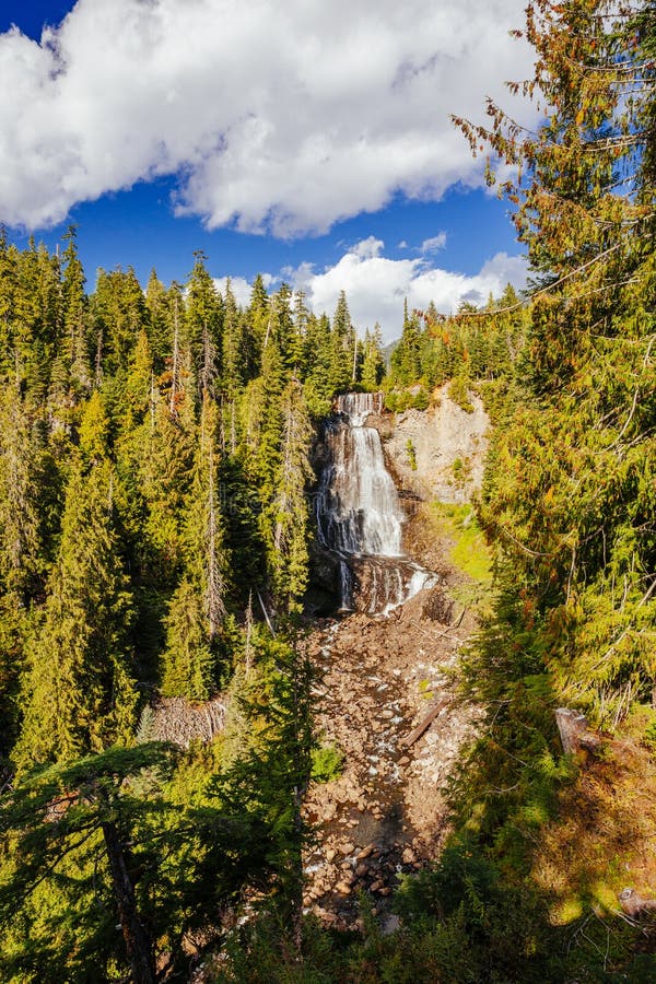 Alexander Falls, Whistler, BC Fotografia Stock - Immagine di maestoso ...