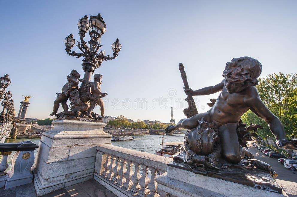 Alexander III Bridge editorial photography. Image of lamp - 57393567