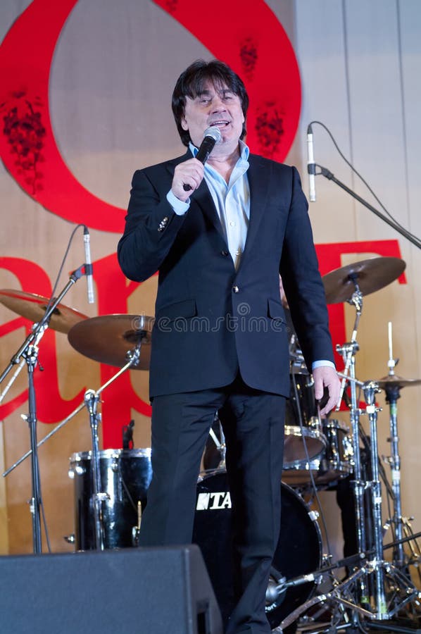 Alexandre Serov photo éditorial. Image du chanteur, exposition - 18760061