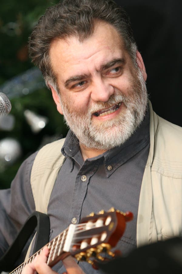 Alexandru Andries foto editorial. Imagem de guitarrista - 24932946