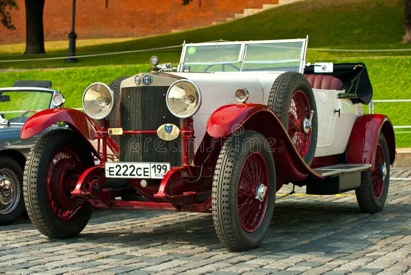 Alfa Romeo 24HP Del Rojo-Withe Foto de archivo editorial - Imagen de ...