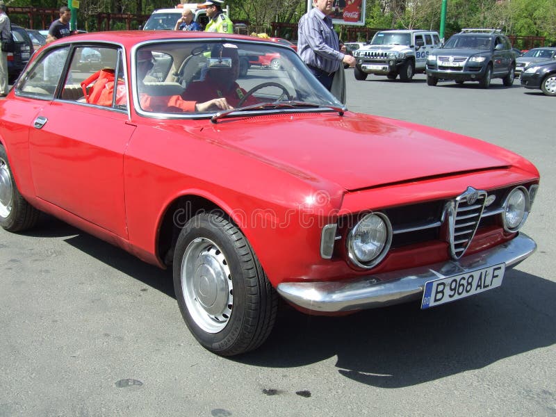 ALFA ROMEO rojo imagen editorial. Imagen de esparto, resorte - 30994350