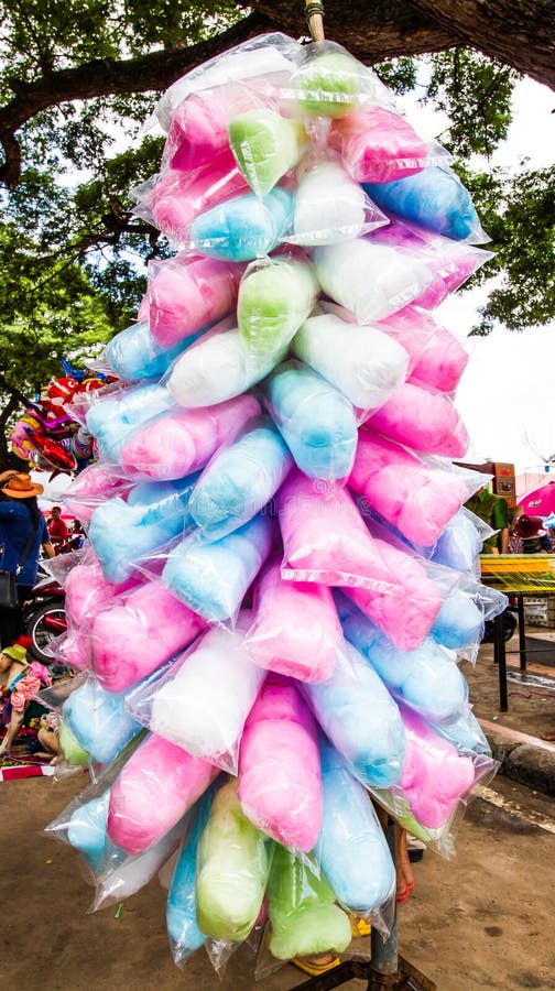 Algodão doce foto de stock. Imagem de colorido, delicioso - 75361192