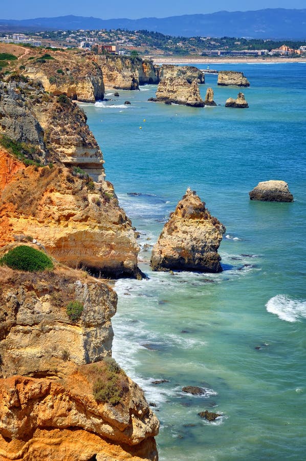 Rotsen in Algrave, Portugal Stock Foto - Image of water, hitte: 33833014