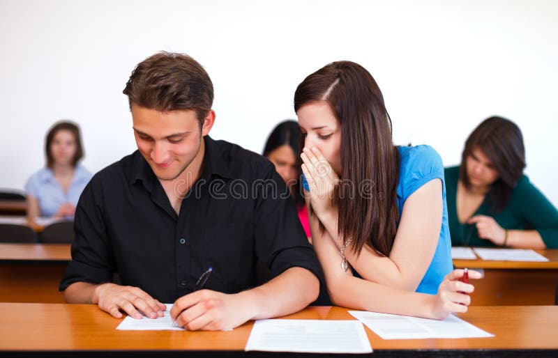 Estudiante Que Ayuda Al Otro Estudiante Fotos - Libres de Derechos y ...