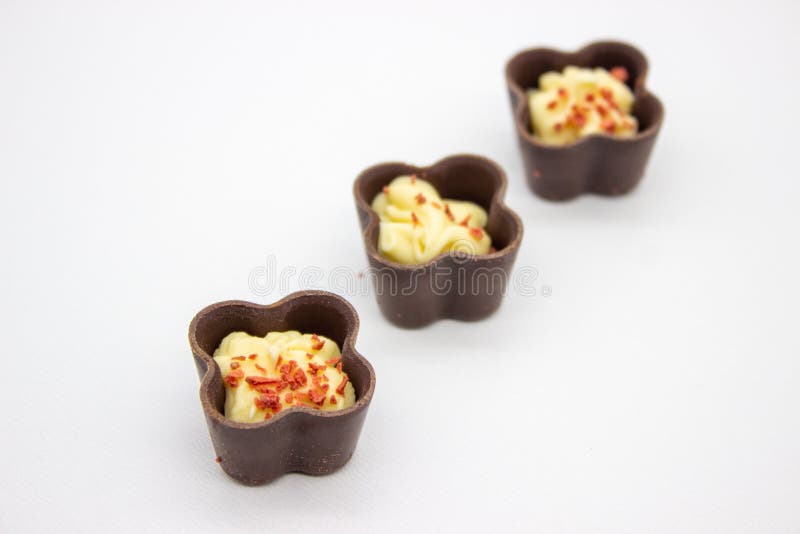 Algunos Dulces De Chocolate Rellenos Imagen de archivo - Imagen de ...