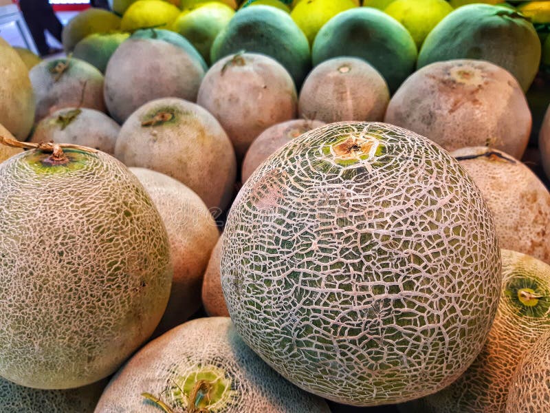 Algunos Melones En El Supermercado Imagen de archivo - Imagen de verde ...