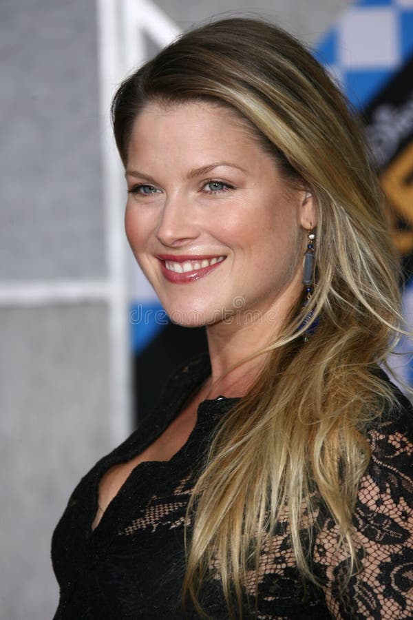 Ali Larter editorial photo. Image of garden, high, celebrates - 26356151