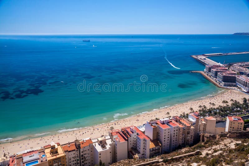 Alicante-Strand-Panorama stockbild. Bild von barbara - 39877527