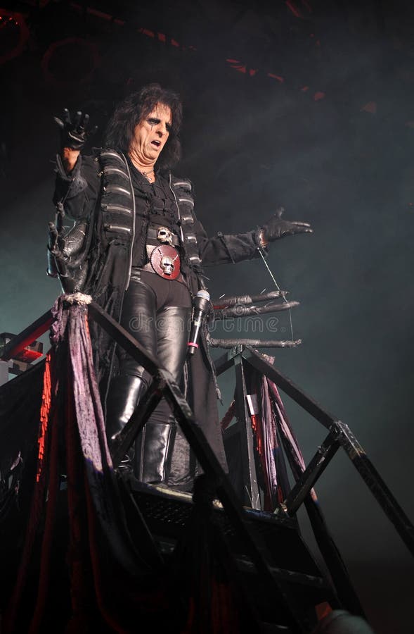 Alice Cooper editorial image. Image of costume, concert - 23035285