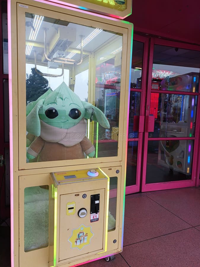 Alien grab game editorial photography. Image of machine - 273887102