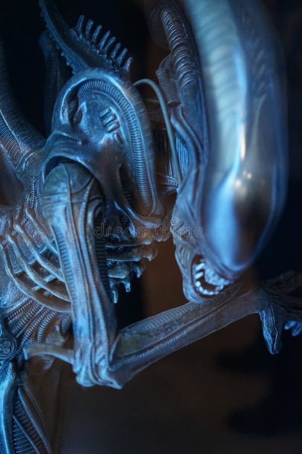 Alien vs. predator editorial photography. Image of predator - 113449117