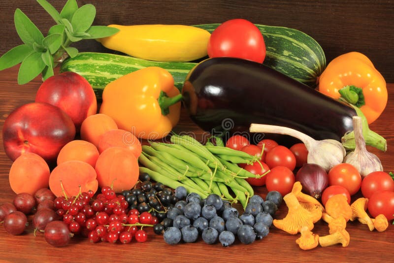 Alimento biológico imagem de stock. Imagem de alho, nectarina - 15411873