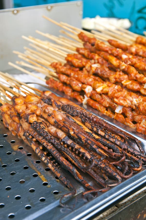 Crisalidi Fritte Della Cicala, Cucina Cinese Immagine Stock - Immagine ...