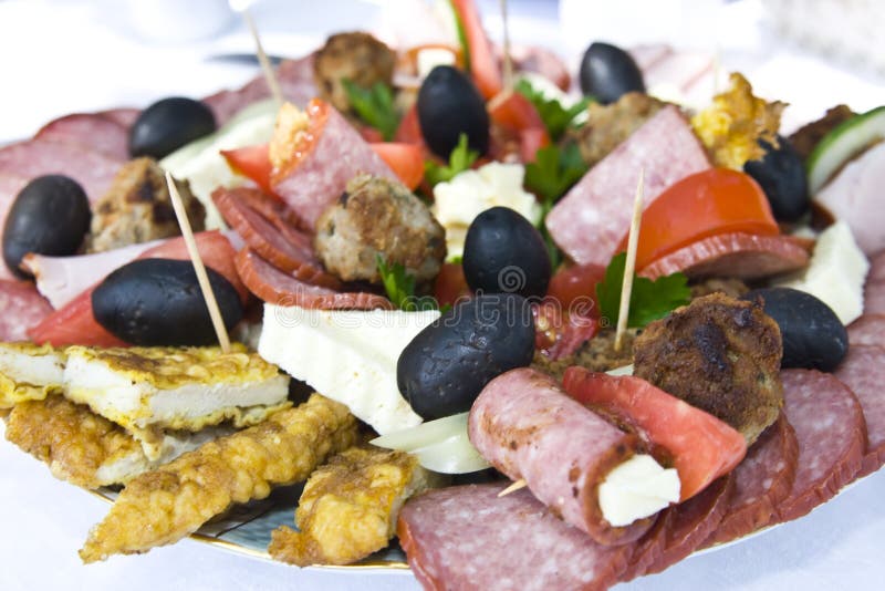 Alimento frio imagem de stock. Imagem de piquenique, salame - 15600029