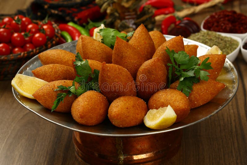 Alimento Libanese Di Kibe Fritto Fotografia Stock - Immagine di arabo ...