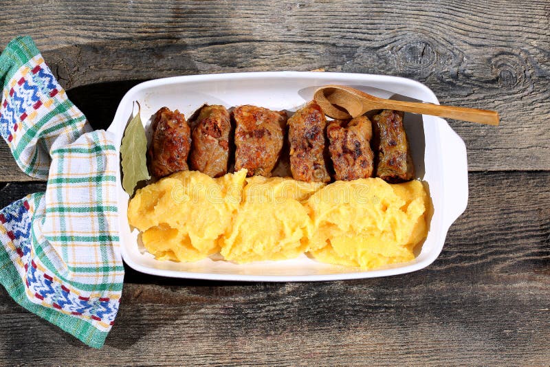 Cibo Tradizionale Rumeno, Sarmale Fotografia Stock - Immagine di ...