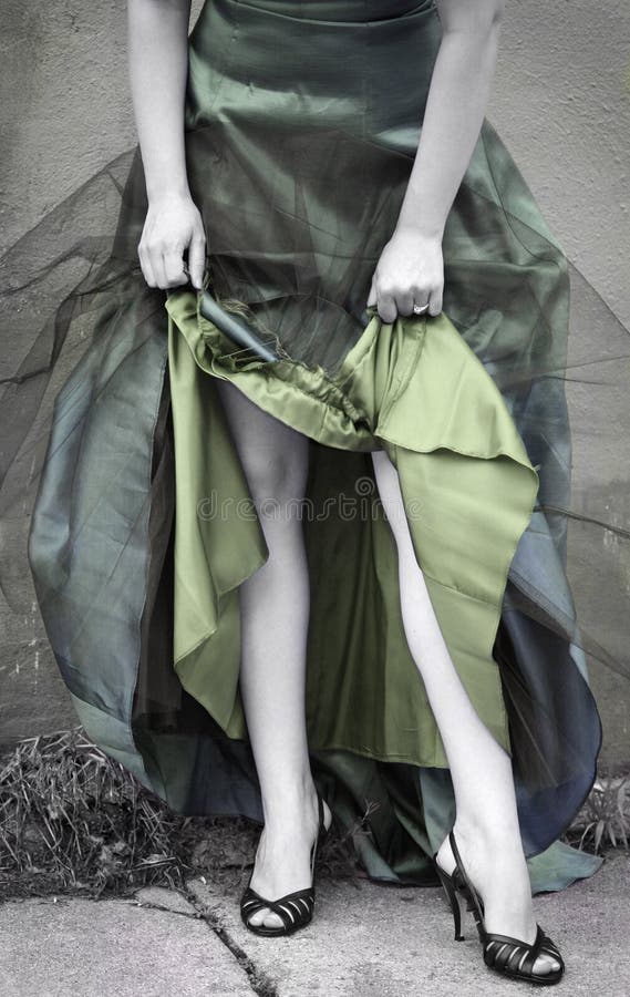 Vestido andrajoso foto de archivo. Imagen de encanto, ciudad - 5601546