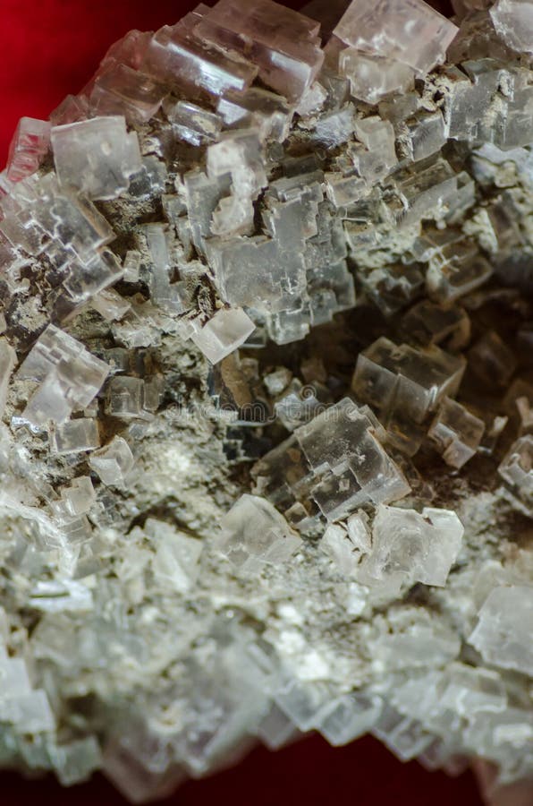 Cubi Del Minerale Dell'alite Fotografia Stock - Immagine di mineralogia ...