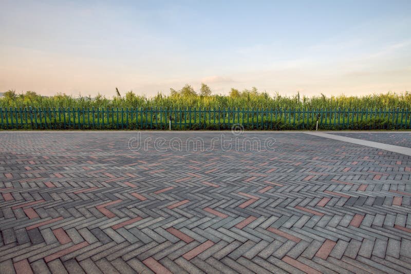 Route de pavé image stock. Image du contexte, roche - 100228621