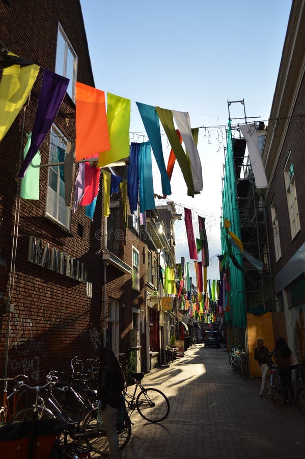 Alley with Clothes Line editorial photography. Image of colorful - 84937672