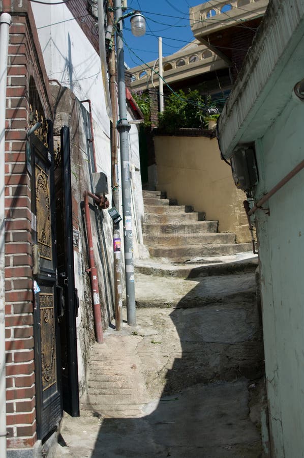 Alley editorial photo. Image of architecture, door, alley - 82432541