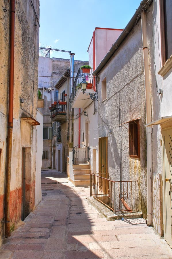 Alleyway. Ischitella. Puglia. Italy. Stock Photo - Image of ancient ...