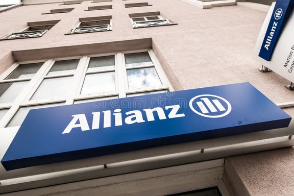 Allianz photo éditorial. Image du personne, assureur - 42401946