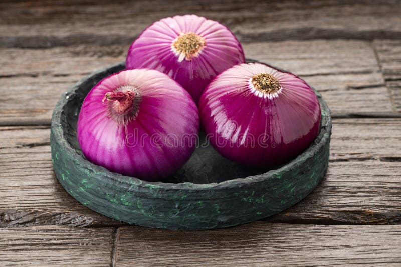 Allium Cepa - Raw Organic Red Onion Stock Photo - Image of slice, cepa ...