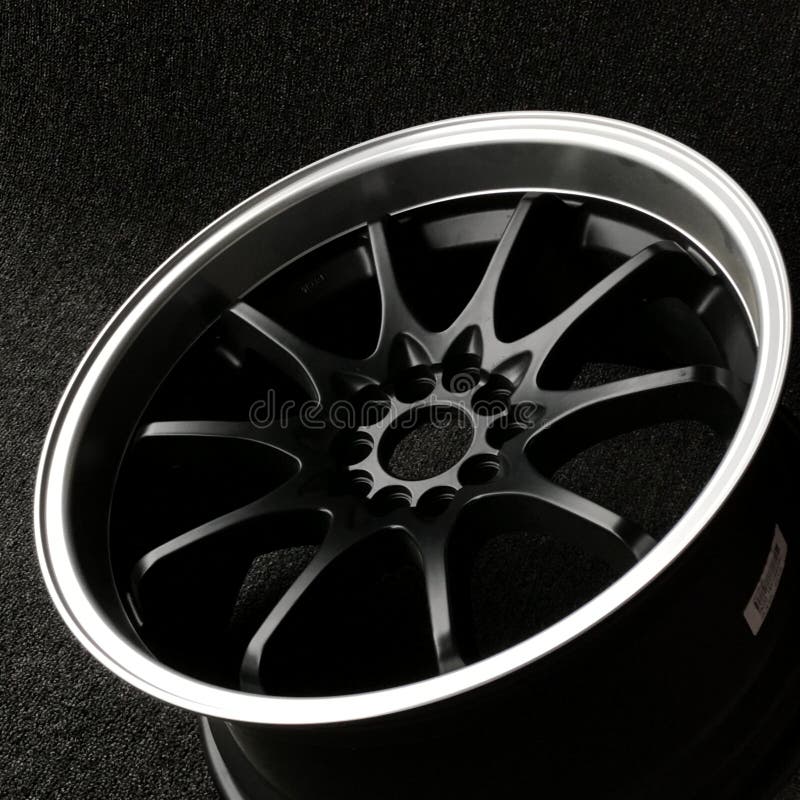 Alloy Wheel, Wheel, Rim, Spoke Picture. Image: 134006811
