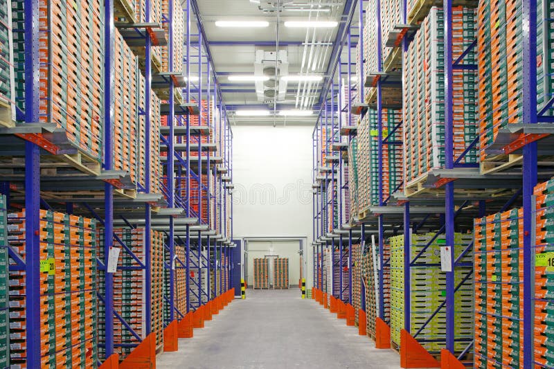 Almacén grande foto de archivo. Imagen de industria, comercial - 40550238
