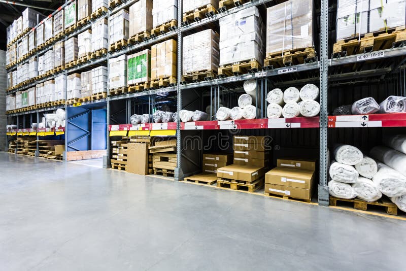 Almacén Grande De Los Muebles Foto de archivo - Imagen de bolso, fondo ...