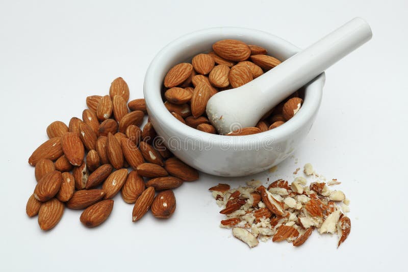 Almendras Con Mortero Y Almirez Imagen de archivo - Imagen de sano ...