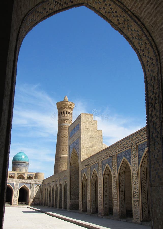 Alminar foto de archivo. Imagen de recorrido, torre, mezquita - 16411534