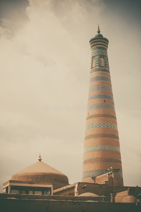 Alminar De Khoja Del Islam En Khiva Imagen de archivo - Imagen de ...