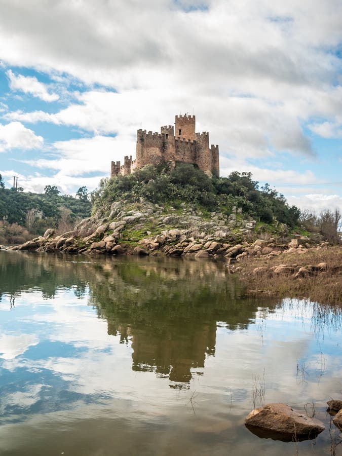 Almorol imagen de archivo. Imagen de edificio, agua, tagus - 40241607