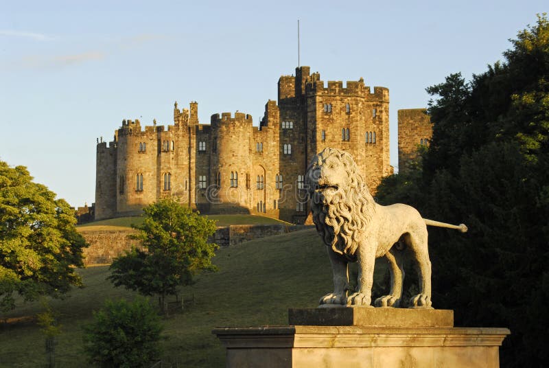 Alnwick Castle and the Lions B Stock Photo - Image of percy, castle ...
