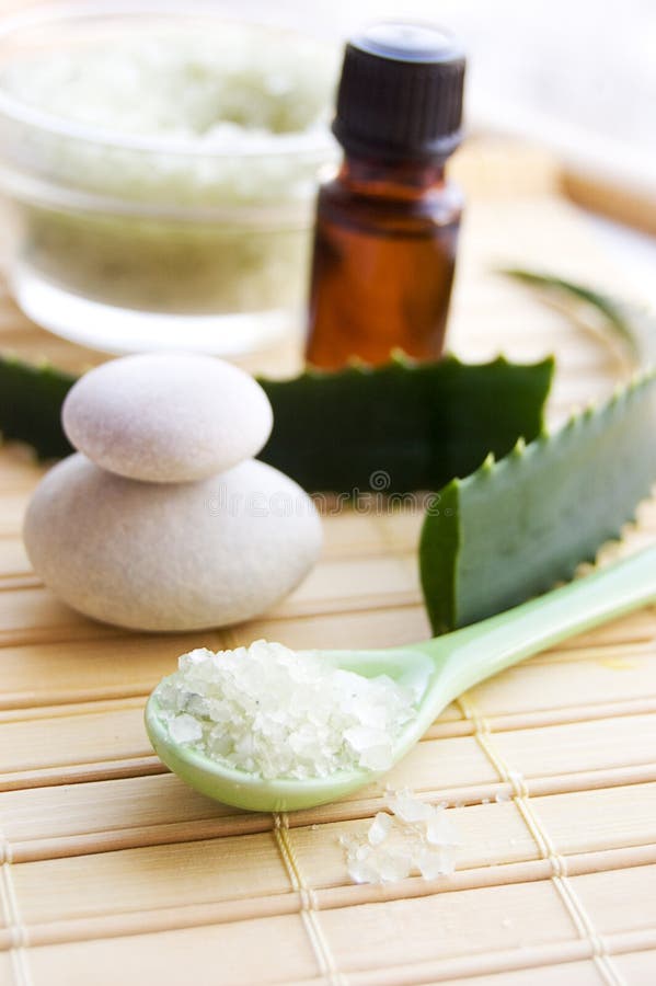 Aloe bath salt and leaves stock image. Image of glycerine - 13177681