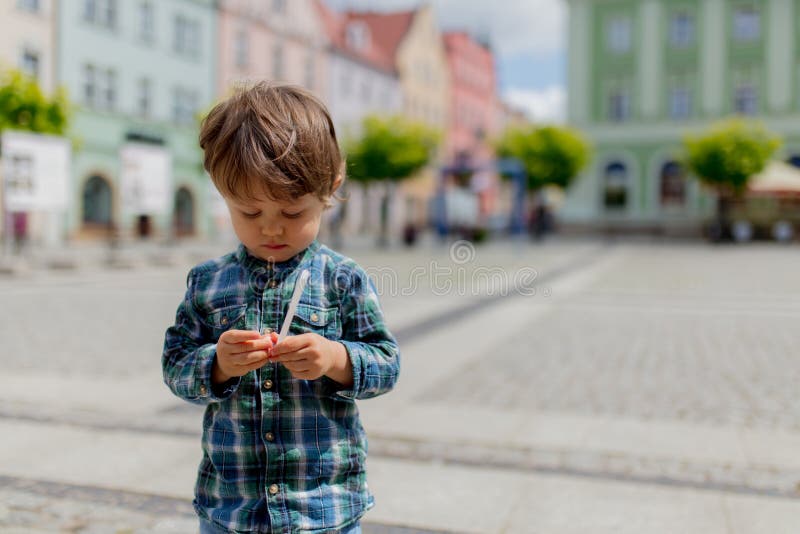Alone Child Stay on City Street Stock Image - Image of people, building ...
