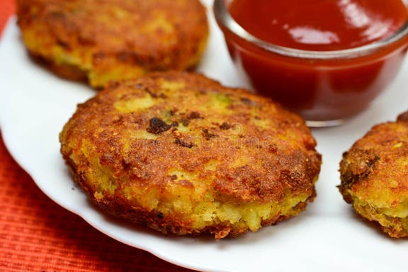 Aloo tikki chat stock photo. Image of indian, streetfood - 28309526