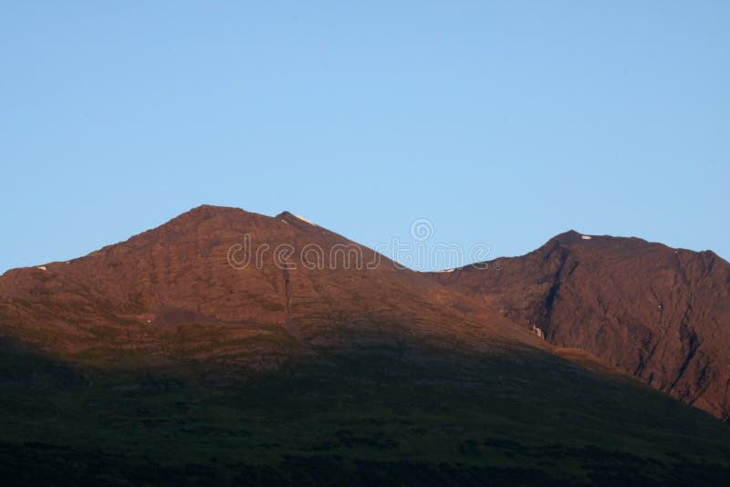 Alpenglow Op De Bergen Van Alaska Stock Foto - Image of gigantisch ...