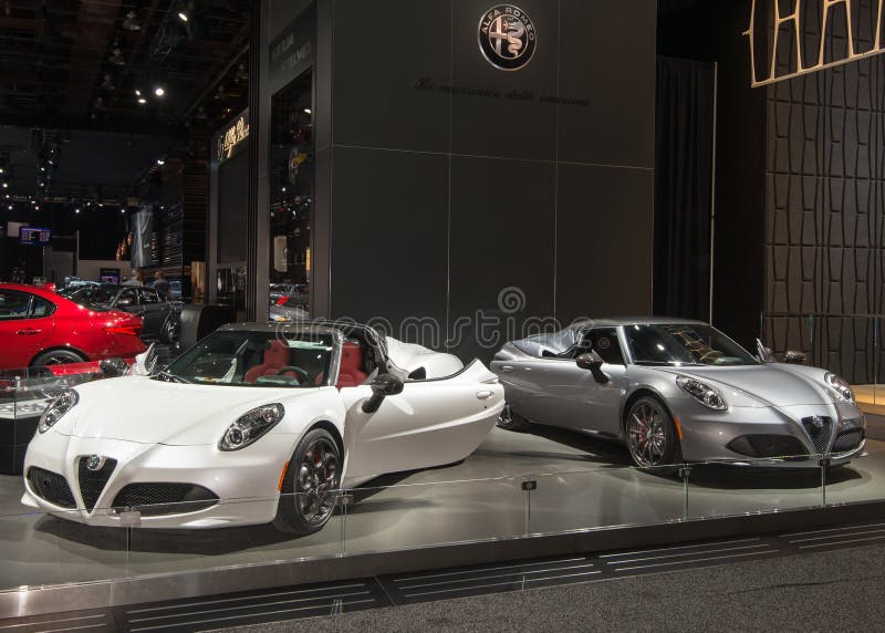 Alpha Romeo 2017 4C redaktionelles stockfotografie. Bild von drei ...