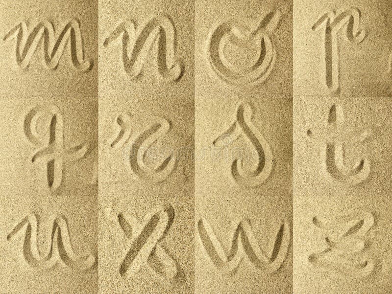 Alphabet Manuscrit Dans Le Sable Photo stock - Image du signe ...