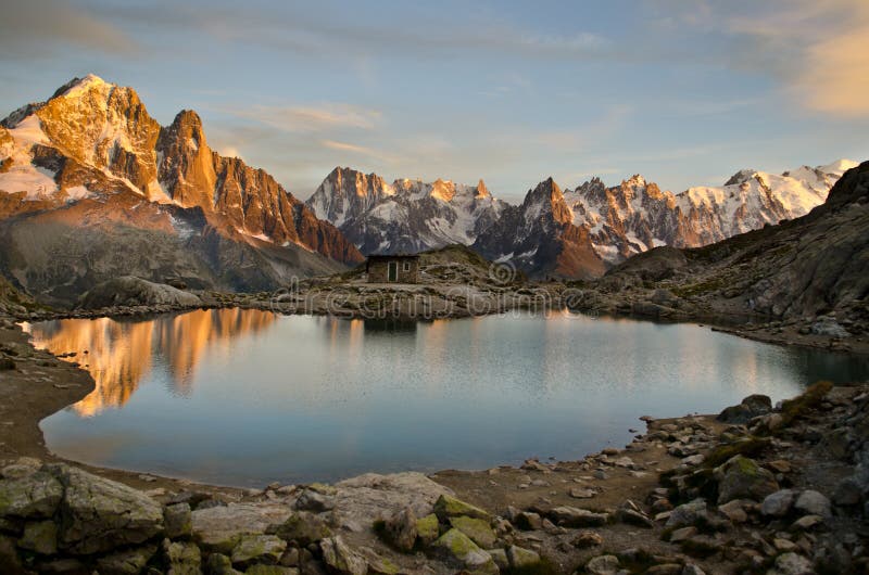 Alpi Francesi Durante Il Tramonto Fotografia Stock - Immagine di ...
