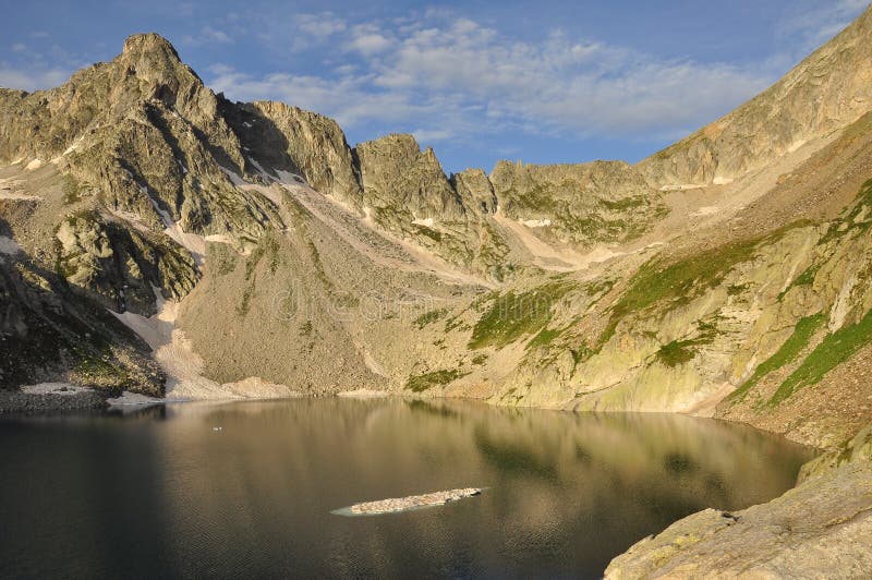 Alpi Marittime, Italia Mountain Lake Fotografia Stock - Immagine di ...