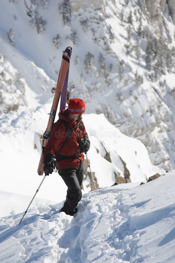 Alpinista do esqui imagem de stock. Imagem de duro, cornija - 4034493