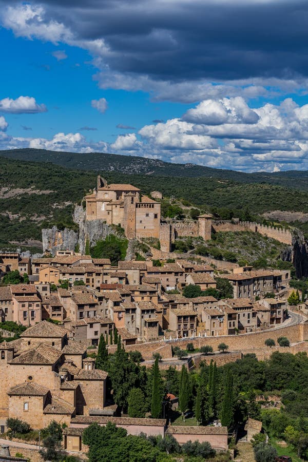 Alquezar view, Spain editorial stock image. Image of spain - 196255684