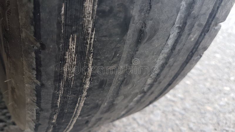 Alquiler De Llantas Gastadas Foto de archivo - Imagen de peligro, coche ...