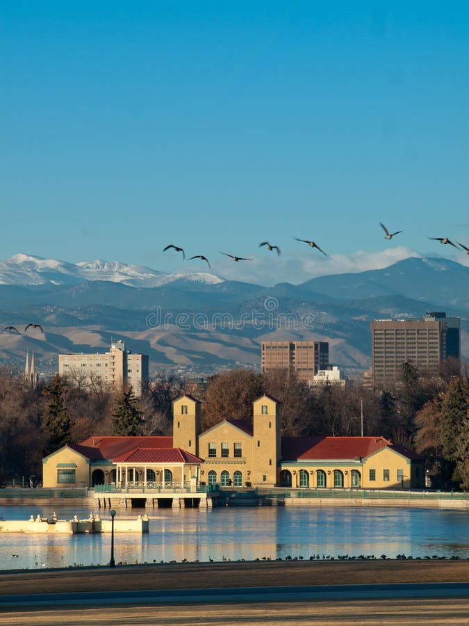 Alta Ciudad De La Milla De Denver Foto de archivo - Imagen de oscuro ...